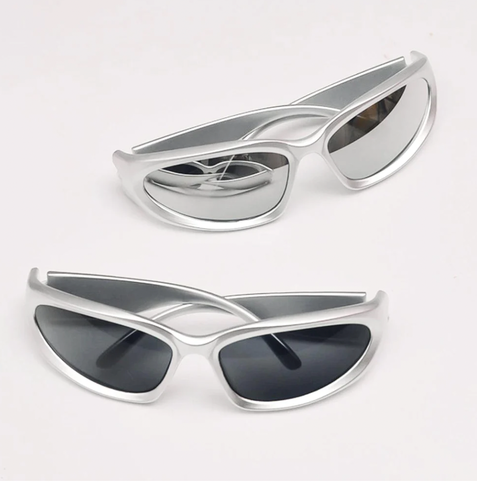 TECHNO SHADES – Finding Molly